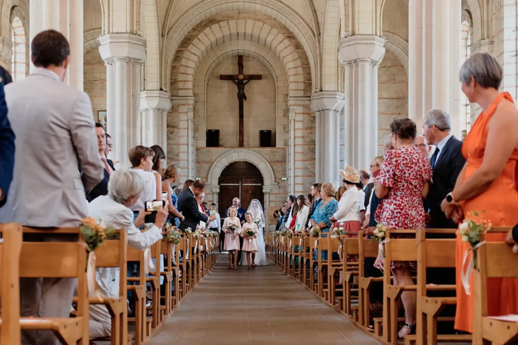 Photographe mariage catholique à Angers : un reportage photo à la ...